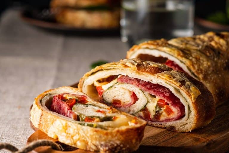 Stromboli Vs Calzone: What's the Difference? - Northern Nester