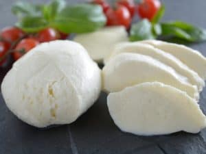 Provolone vs Mozzarella: A Comparison of Flavor and Texture - Northern ...